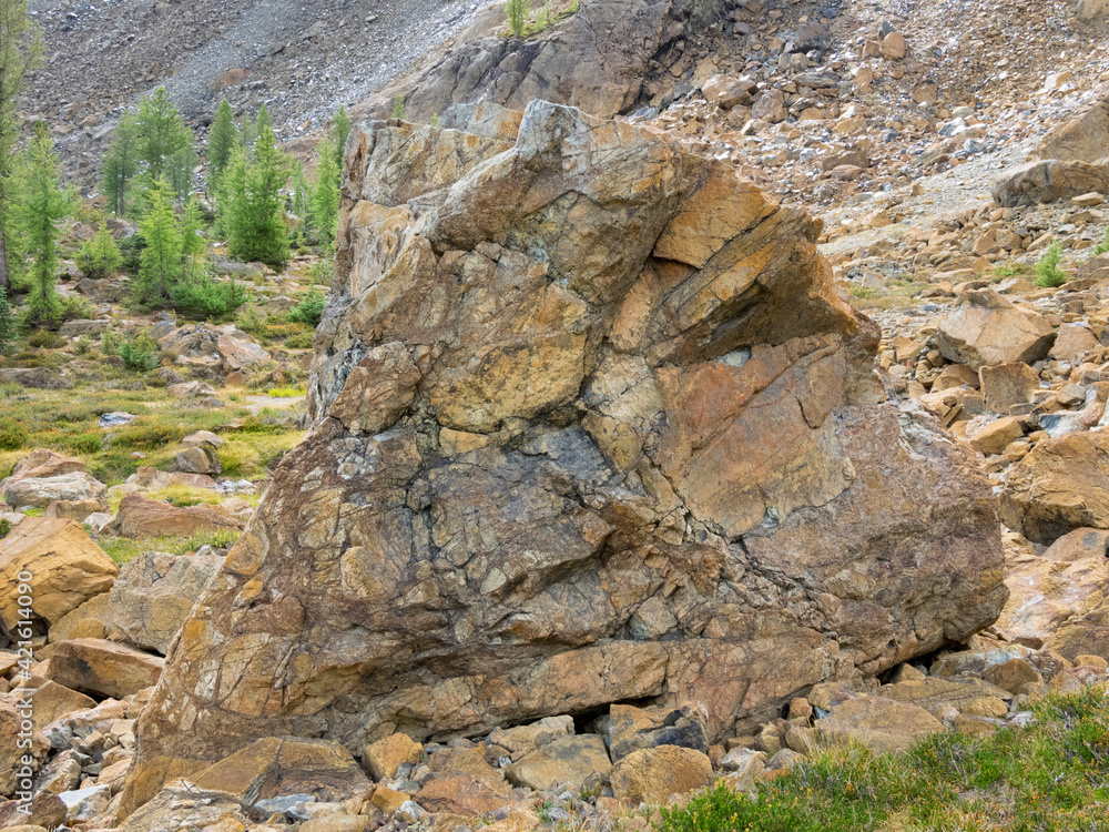 USA, Washington State. Alpine Lakes Wilderness, Stuart Range, Intrusive ...