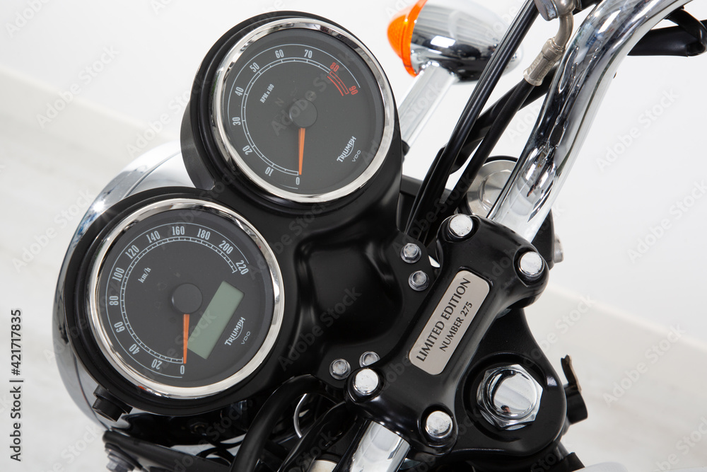 triumph bonneville classical speedometer dashboard vintage retro ...