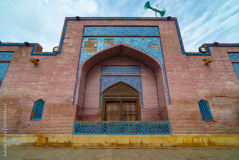 Shahjahan mosque thatta. The Shah Jahan Mosque, also known as the Jamia ...