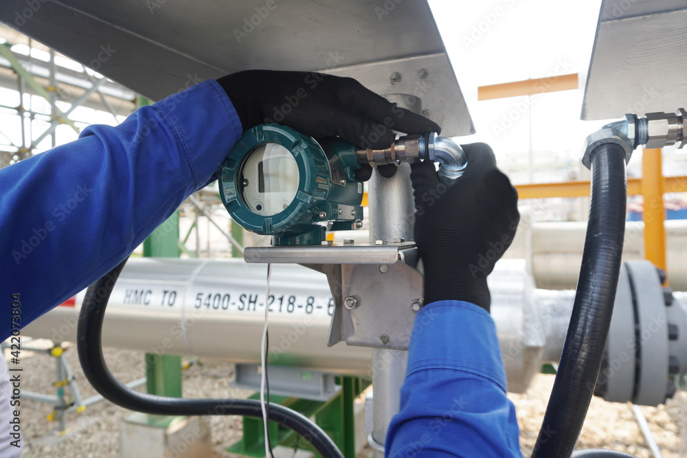 Temperature transmitter during install the power cable for measuring in ...