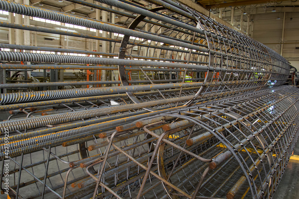 Production of iron structures in the factory, large-scale construction ...