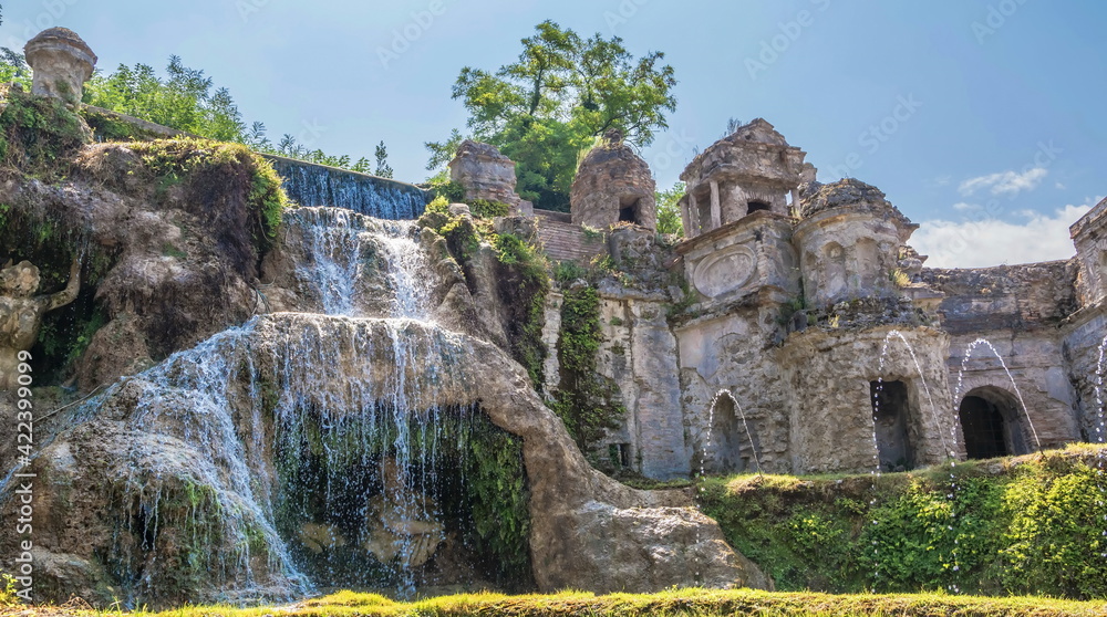 Ancient Roman ruins with fountains and grotto in an old park Stock ...