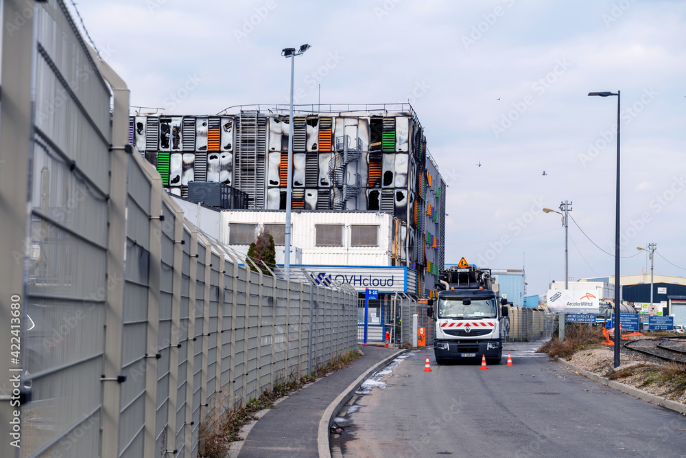 Foto de Strasbourg, France - Mar 10, 2021: Firefighter truck with burnt ...