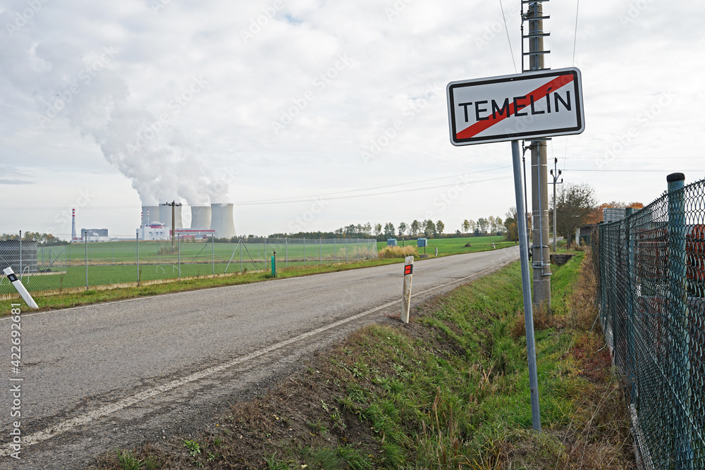 Foto de Temelin Nuclear power station plant with two atomic reactors ...