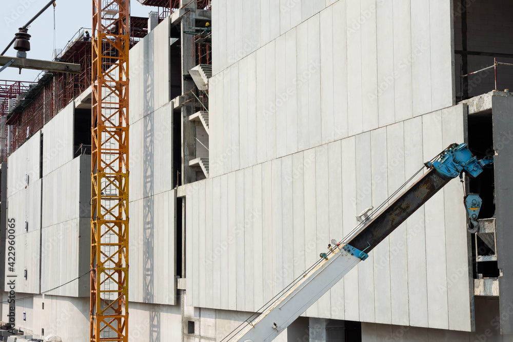 Precast concrete walls on building structures with clipping. Precast ...