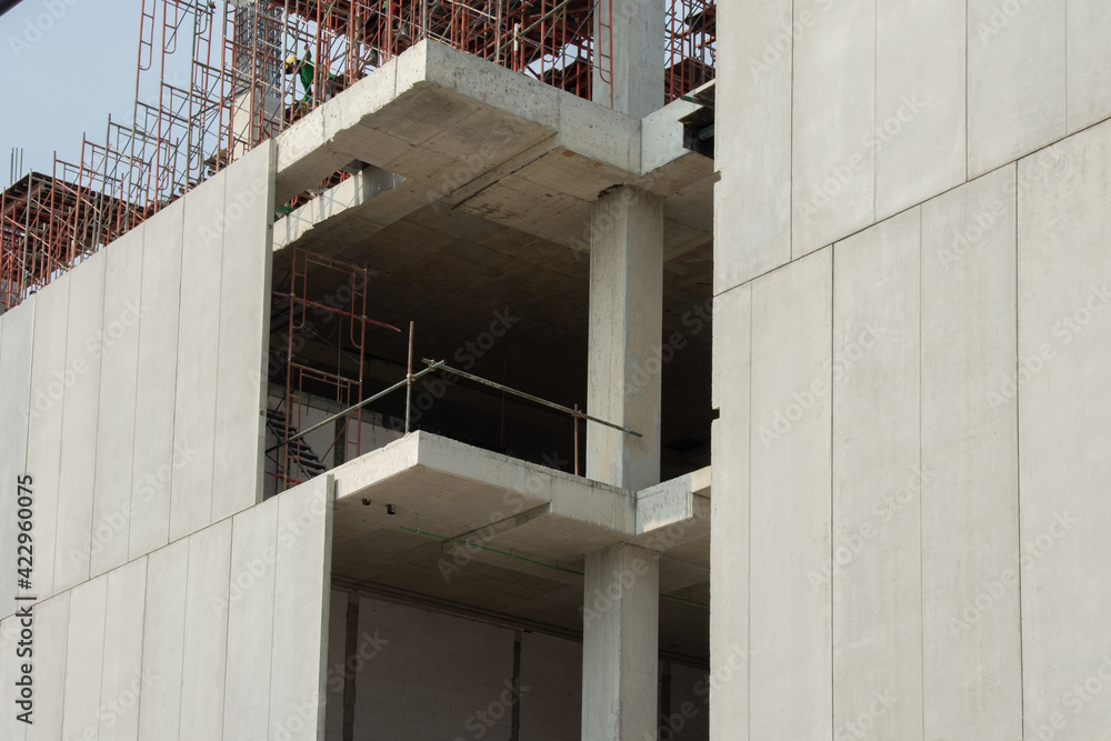 Precast concrete walls on building structures with clipping. Precast ...