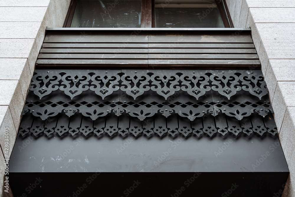 cladding of a multi-storey building with insulation, construction of a ...