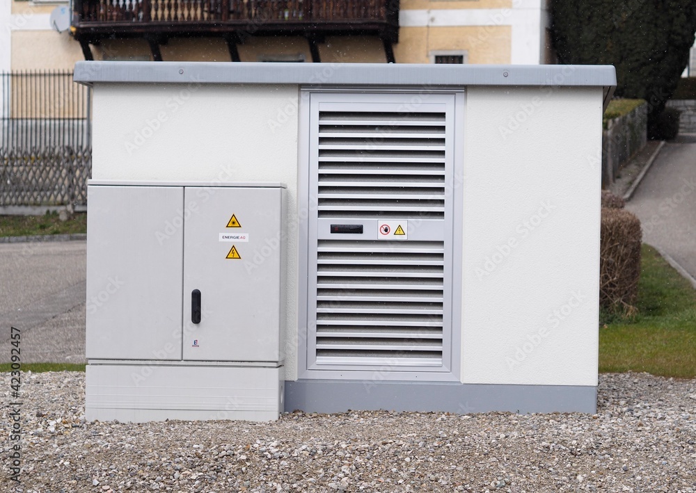 Stromverteiler - Versorgung der umliegenden Haushalte mit Elektrizität ...