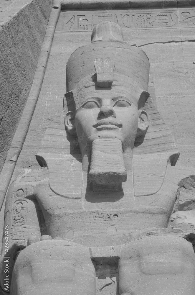 Fotografía ABOU-SIMBEL COLOSSE EN PIERRE CALCAIRE DU ROI RAMSES II ...