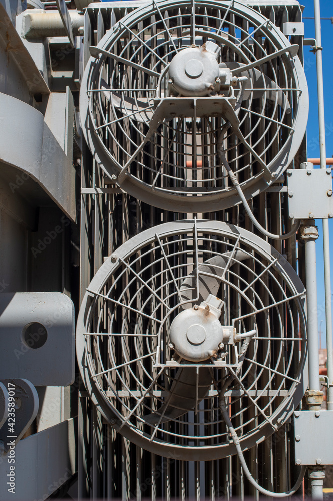 Foto de power transformer air forced system, fans in transformer for ...