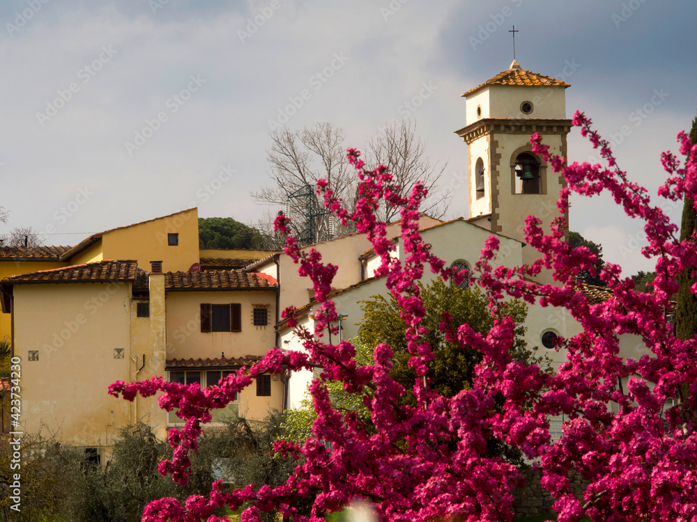 Italia, Toscana, Firenze, Settignano. Chiesa di San Martino a Mensola ...