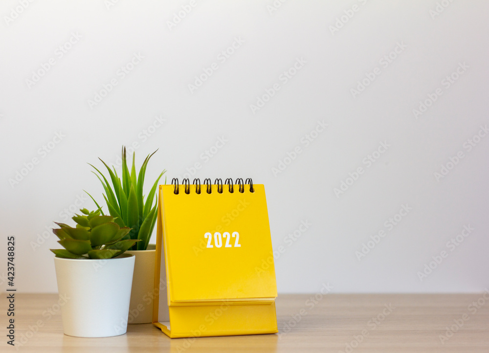 Tear-off calendar for 2021. Desktop calendar for planning, assigning ...