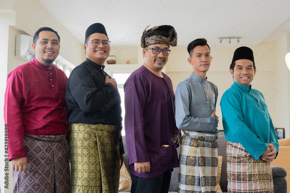 Group photo of Malaysian wearing traditional clothes Stock Photo ...