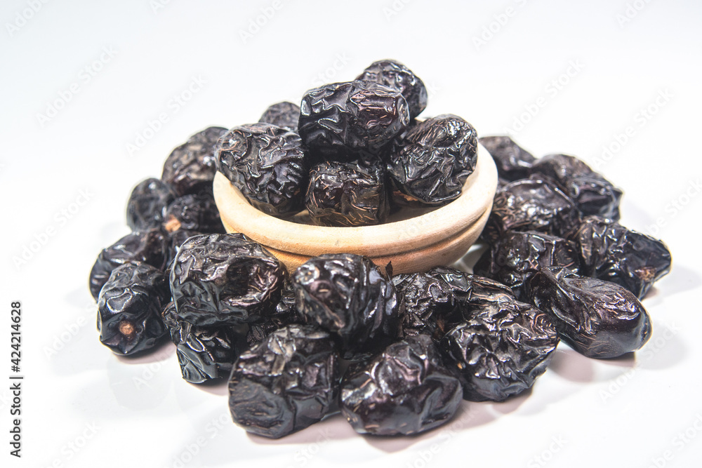 Ajwa dates is a soft dry variety of date fruit from Saudi Arabia. It is ...