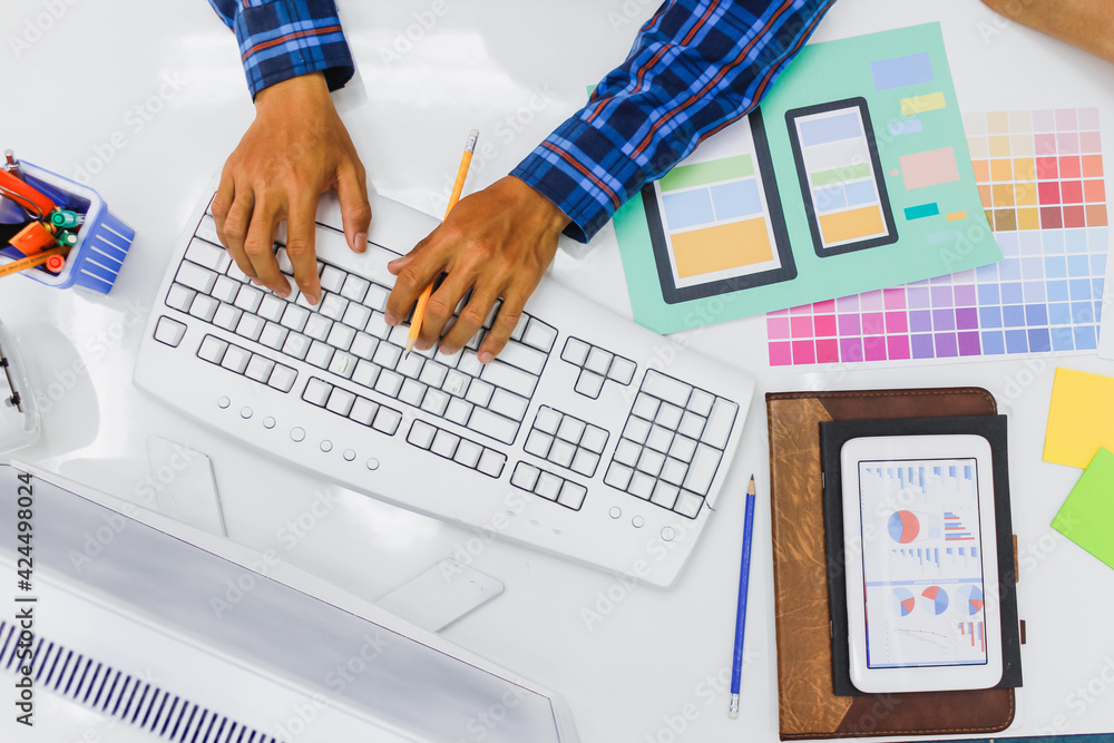 Smooth Focus,A team of UI UX web designers are working together to ...