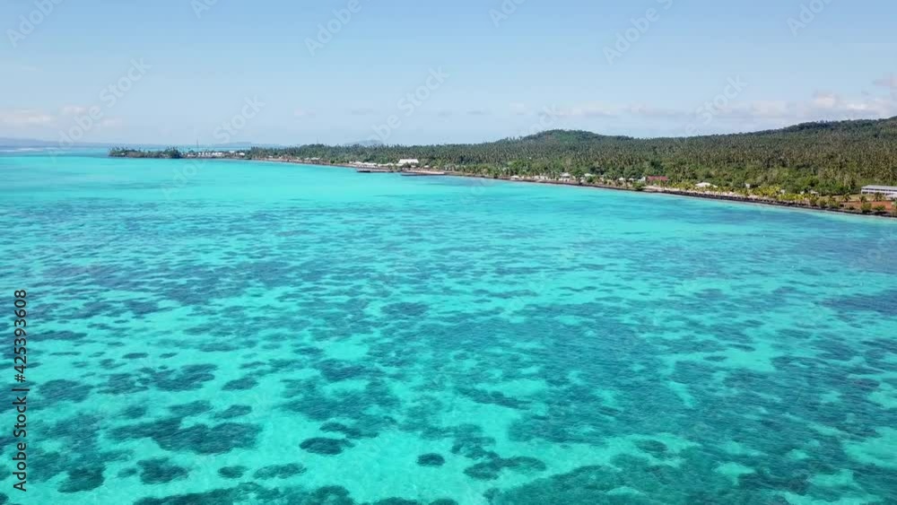 Vidéo Stock Stunning aerial of huge blue tropical lagoon in Samoa ...