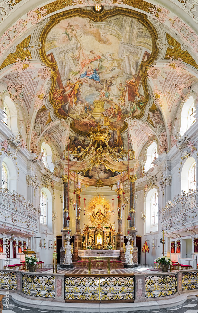Foto de Innsbruck, Austria. Chancel, choir and high altar of Wilten ...