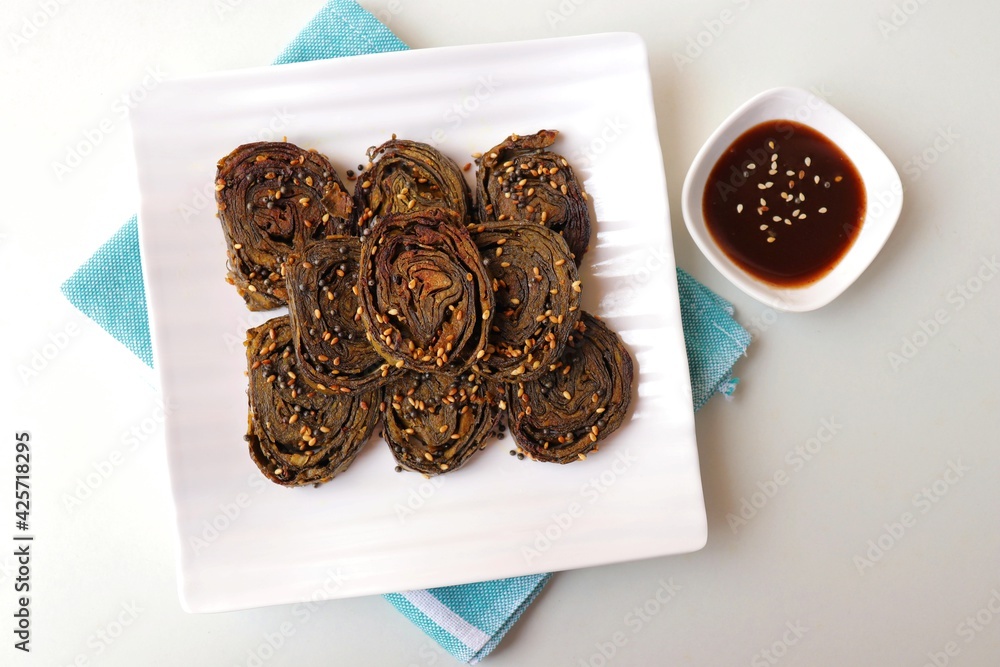 Alu Vadi, Patra, paatra, colocasia leaves roll, Patrode is a popular ...