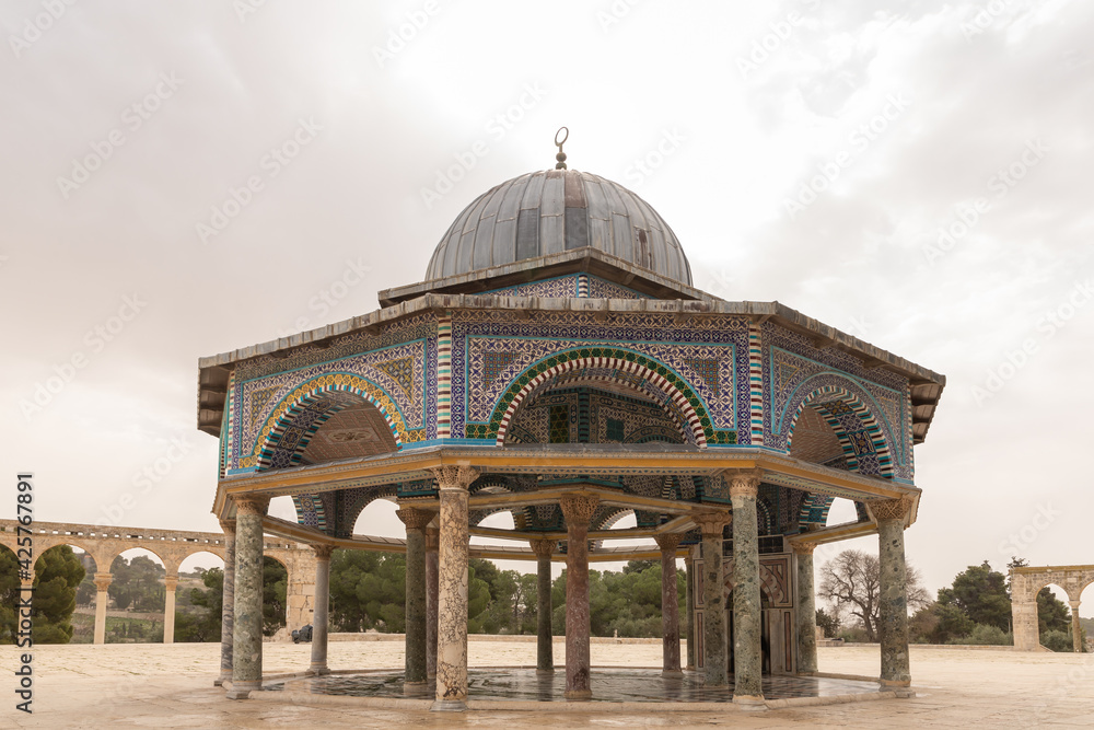 The Dome of the Chain near to the Dome of the Rock mosque on the Temple ...