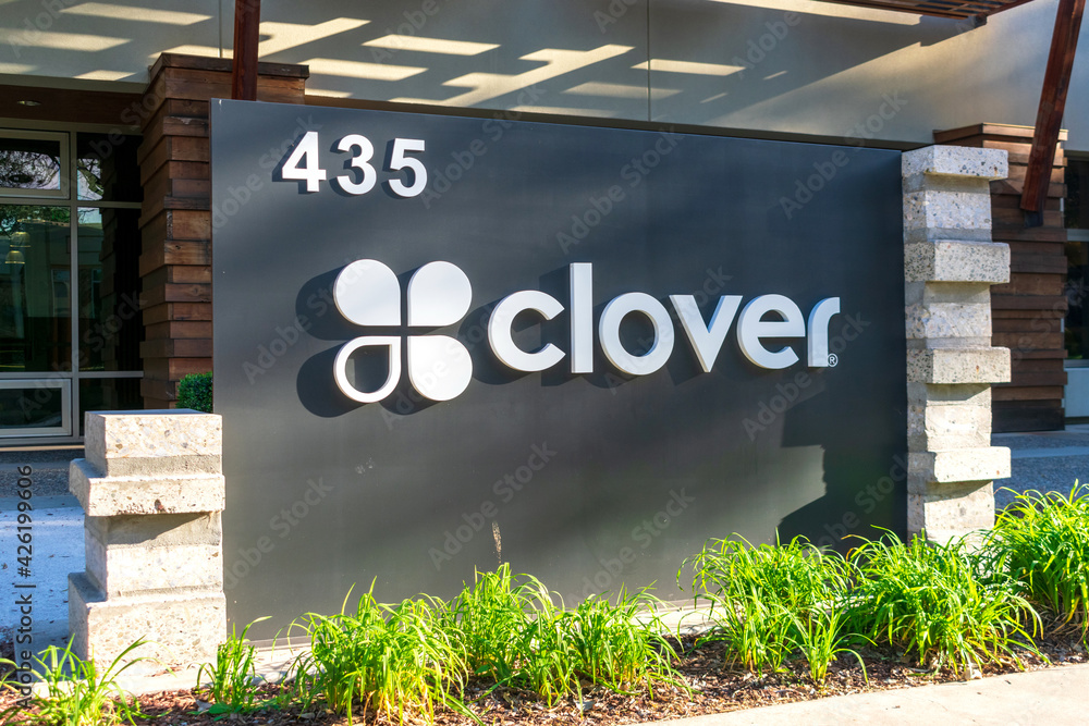 Foto de Clover logo at Clover Network headquarters campus. Clover is a ...