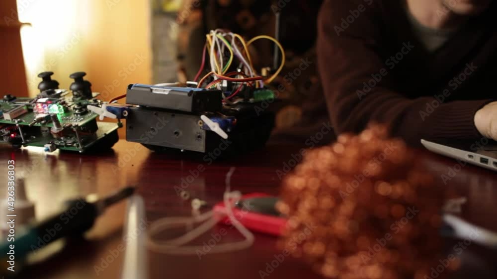 DIY, the machine on electronic control. Home experiments, robotics ...