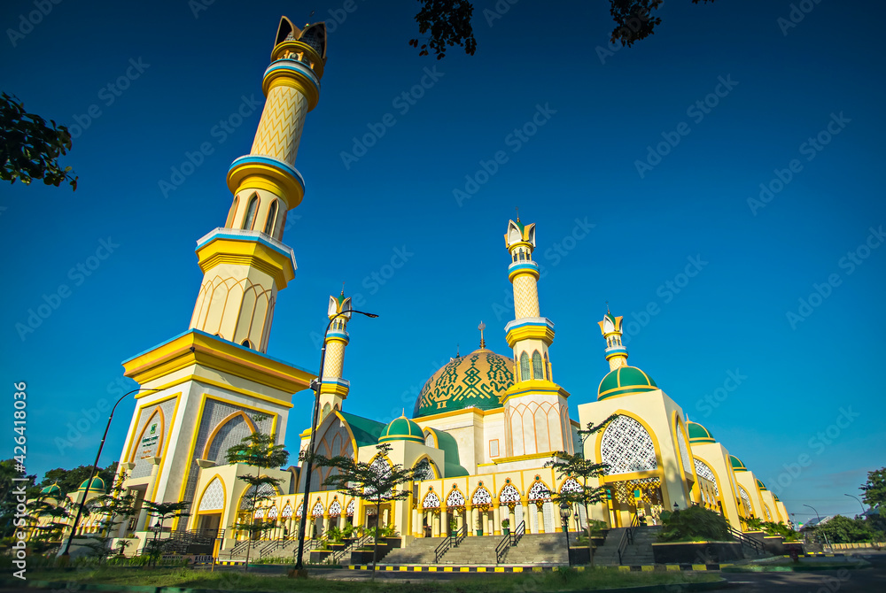 Foto de Habbul Wathan Mosque, Islmic Centre of West Nusa Tenggara ...