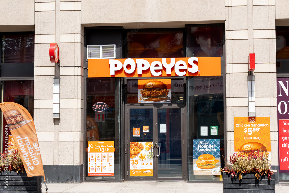 Toronto, Canada- April 10, 2021: A Popeyes restaurant in Toronto ...