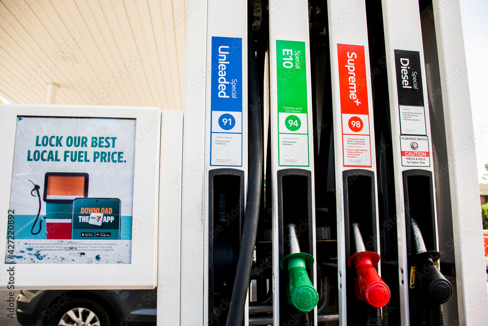 Sydney, Australia - 2020-11-29 7 Eleven petrol service station and ...