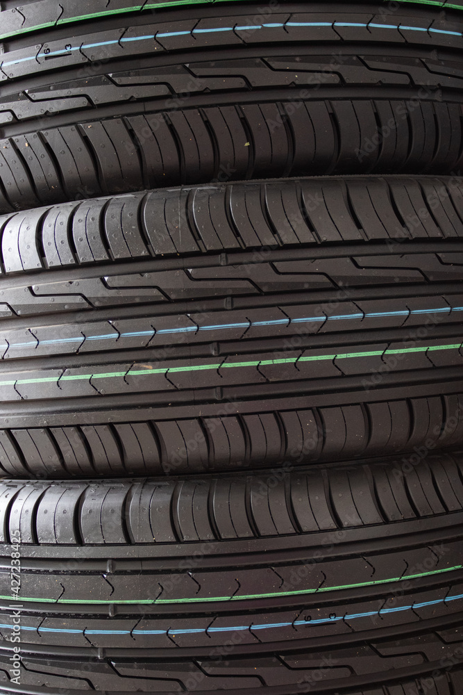 Symmetrical directional tire tread pattern for car. Tire surface ...