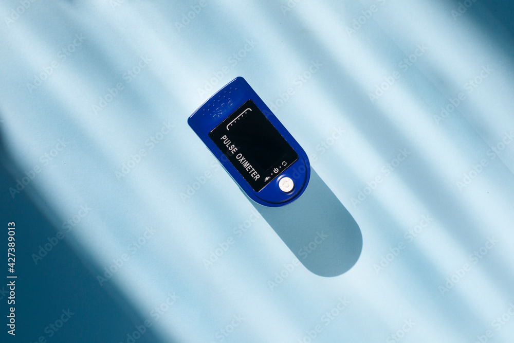 Medical device pulse oximeter for measuring blood oxygen levels and ...