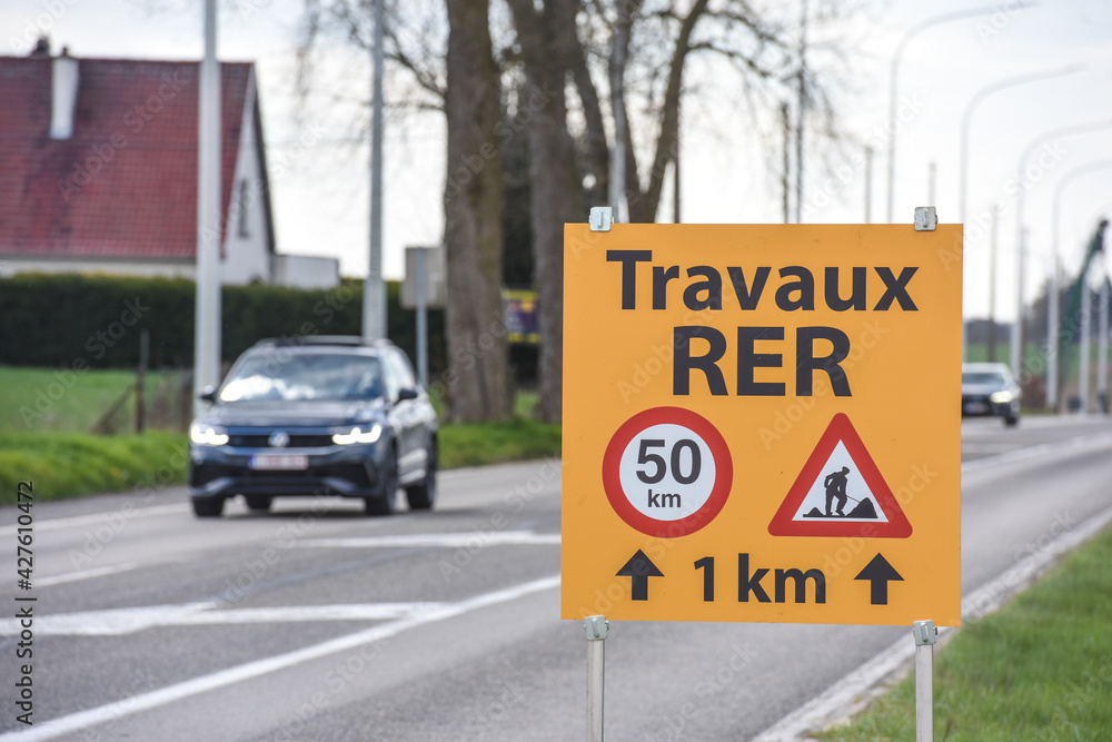 travaux chantier RER panneau vitesse circulation mobilite train route ...