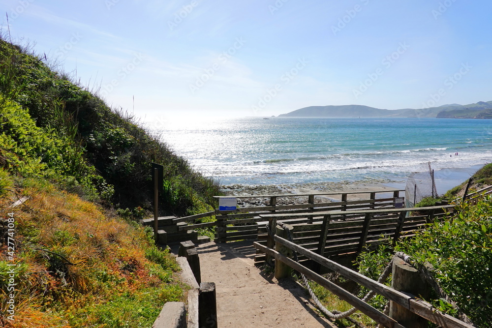 Walking the coastal trail in Shell Beach, part of Pismo Beach ...
