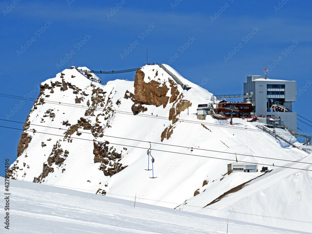 Peak walk on the Suspension bridge between two mountain peaks (Travel ...