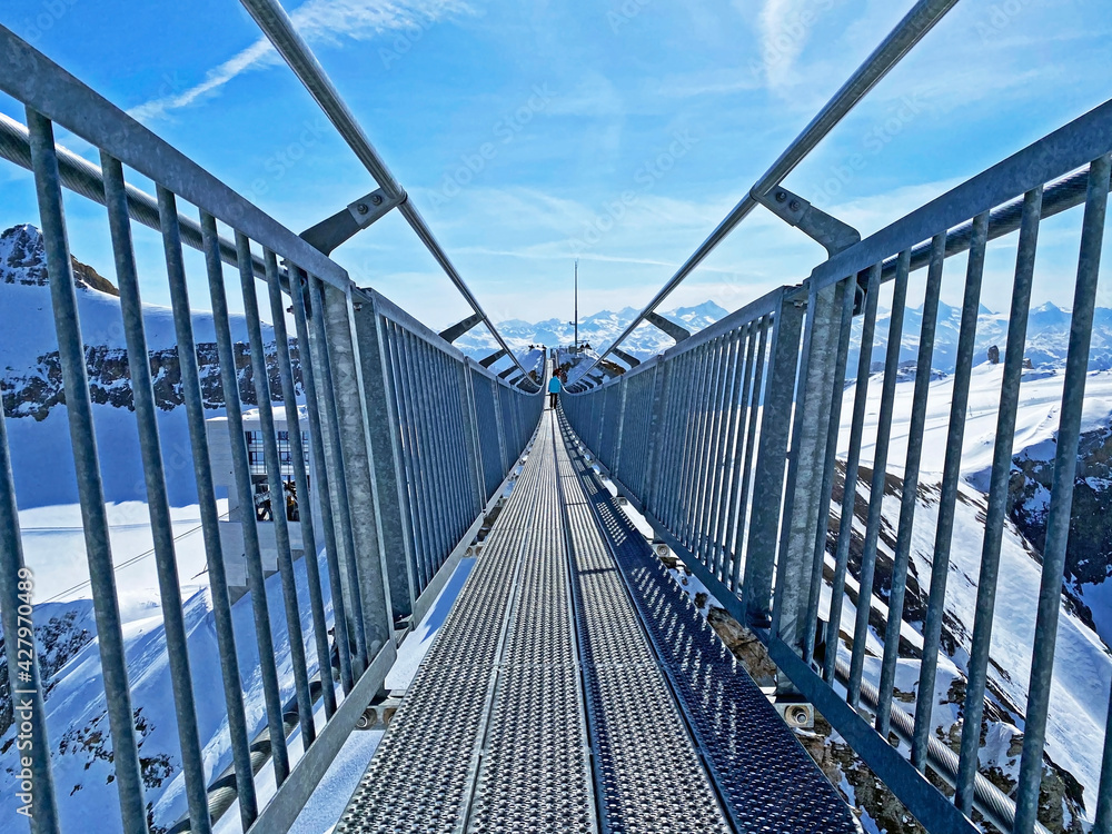 Peak walk on the Suspension bridge between two mountain peaks (Travel ...