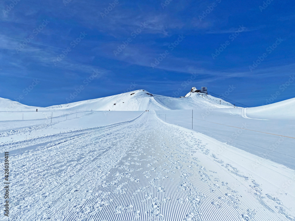 Glacier Walk - Marked glacier trail from Scex Rouge station to Quille ...