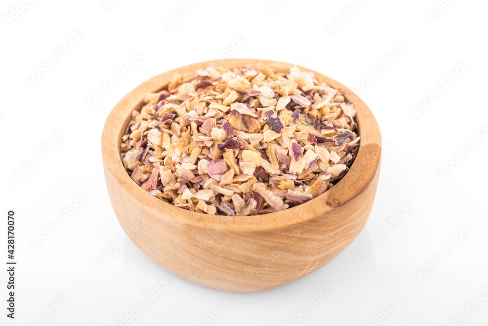 chopped scallion. chopped scallion in wooden bowl on white background ...
