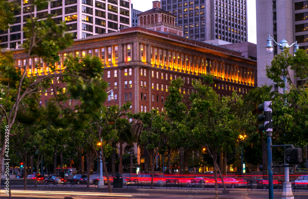 Southern Pacific Building, San Francisco, lights plus car lights, night ...