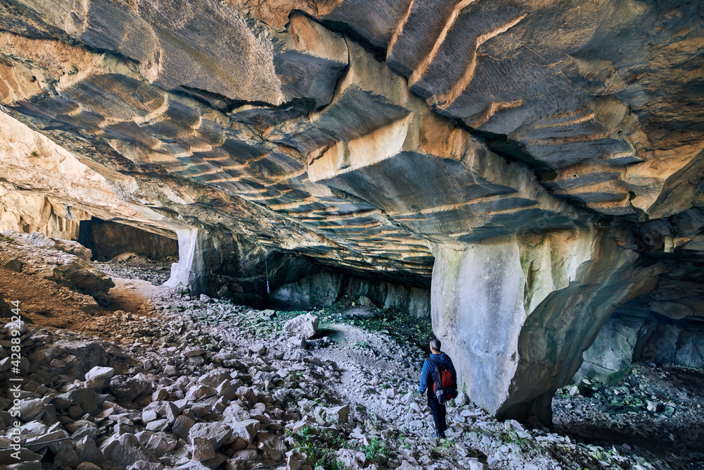 Beautiful Limestone cave, Old Oolitic stone quarries in Massone, The ...