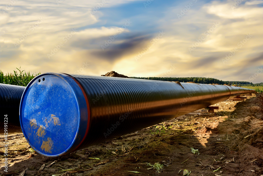 Oil and Gas Pipeline Construction. Natural Gas and Crude oil ...