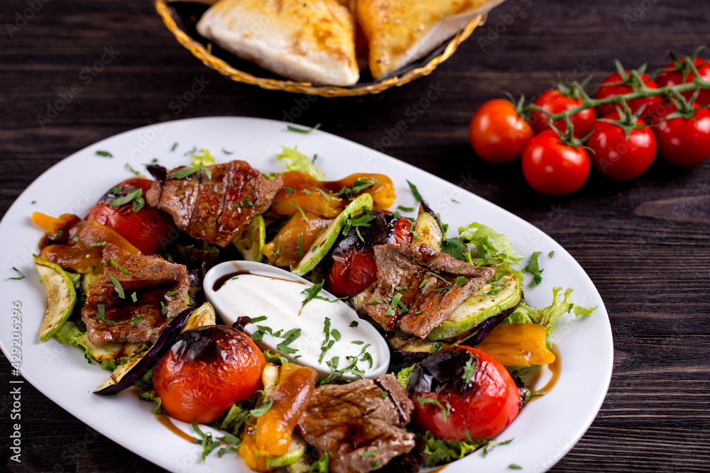 Foto Stock Assorted Middle Eastern and arabic dishes on a dark rustic ...