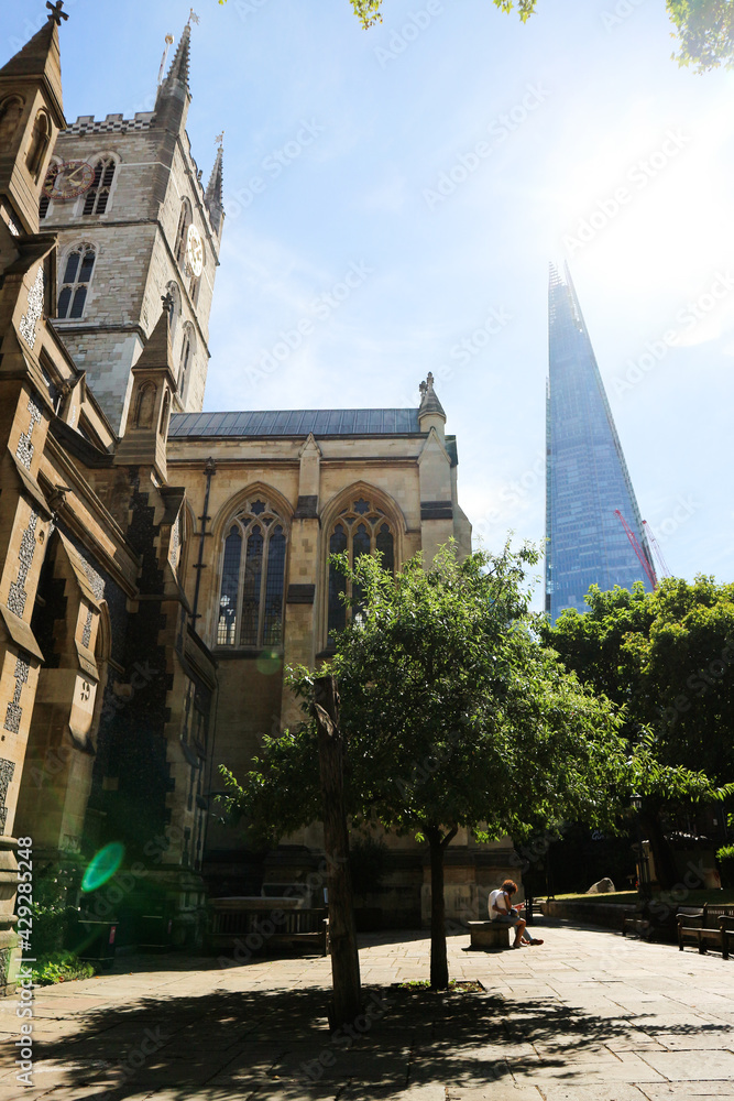 nteresting interpolation of classic and modern architecture, Southwark ...