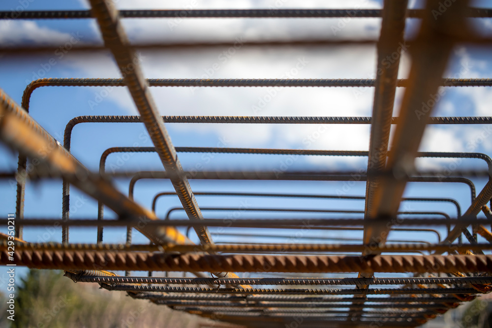 reinforced concrete construction techniques, the photo of connecting ...