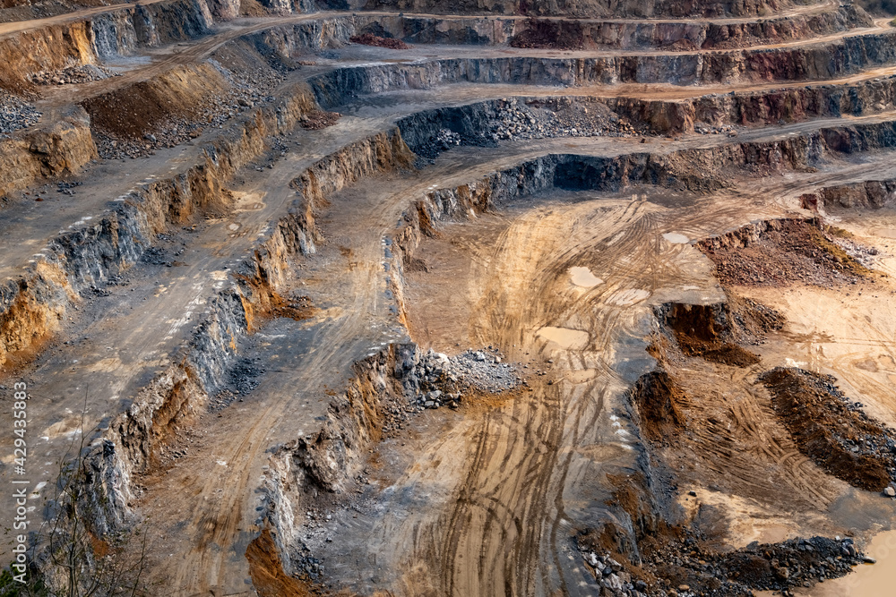 Steinbruch Sohle Stufen Kalkstein Abbau Miene Sprengung Hagen ...