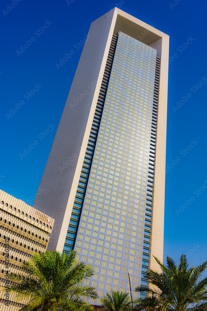 Foto de ADNOC Headquarters Building in Abu Dhabi, United Arab Emirates ...