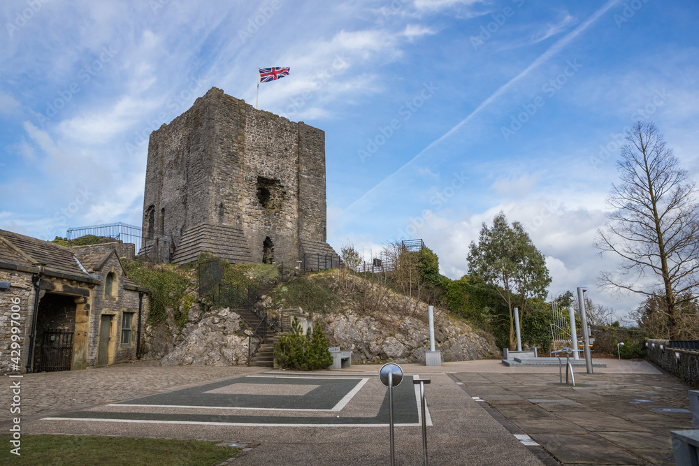 Ribble valley park. Walk around Clitheroe public park and Clitheroe ...