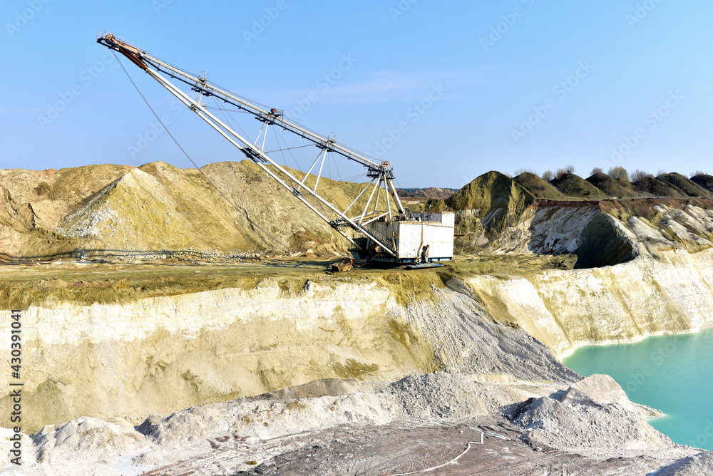 Largest Walking Dragline Excavator in the chalk quarry. Big Muskie in ...