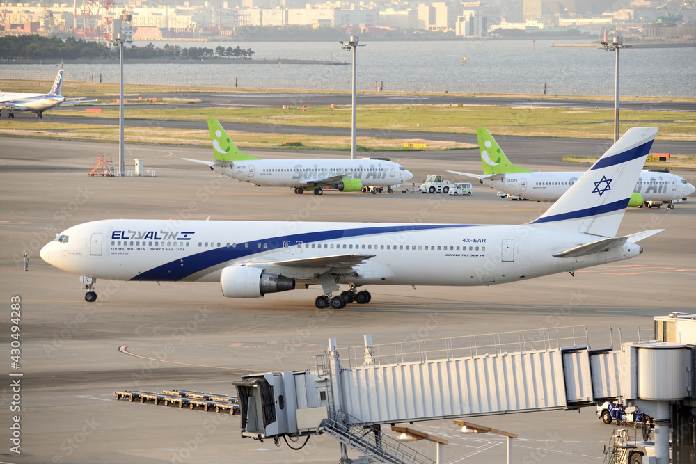 Tokyo, Japan - May 11, 2014:El Al Israel Airlines Boeing B767-300ER (4X ...