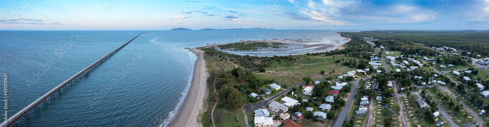 Foto de Famous 6km sugar cane jetty and conveyor system at Lucinda in ...