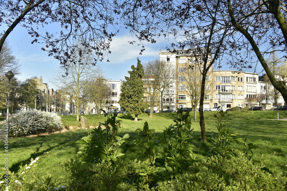 Le parc Huart Hamoir au quartier Riga à Schaerbeek exceptionnellement ...