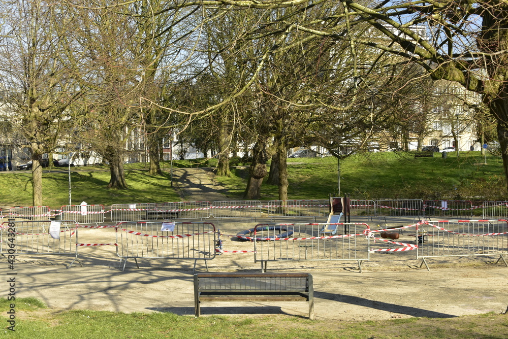 La plaine de jeux du parc Huart Hamoir fermée pour cause de la crise ...